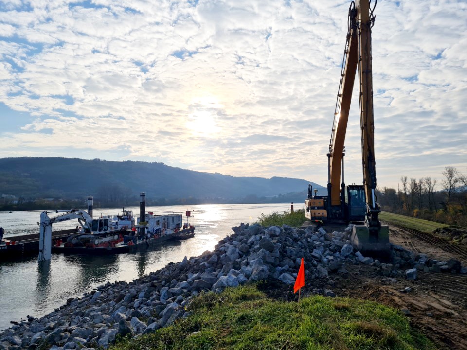 Opération de confortement de digues à Saint-Vallier | CNR